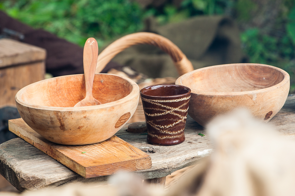 Wooden tableware